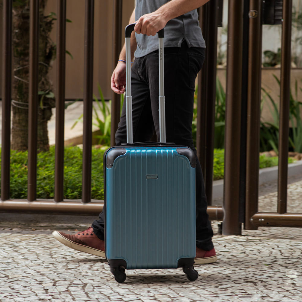 Mala de Bordo 10 Kg Polipropileno 4 Rodas Hong Kong Preta | Bagaggio